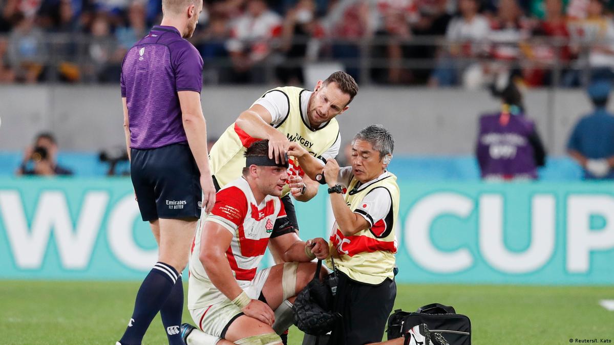 Tackling sport-related concussion: effectiveness of lowering the ...